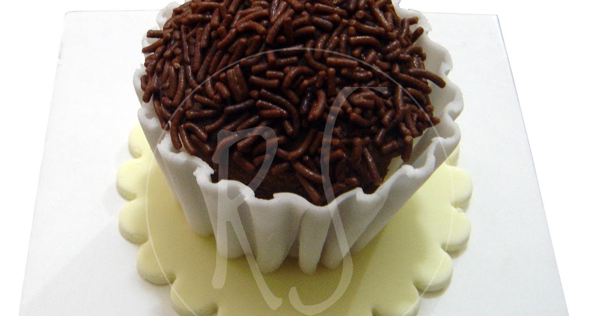 Renata Stella Cake Designer: Mini Bolo Brigadeiro