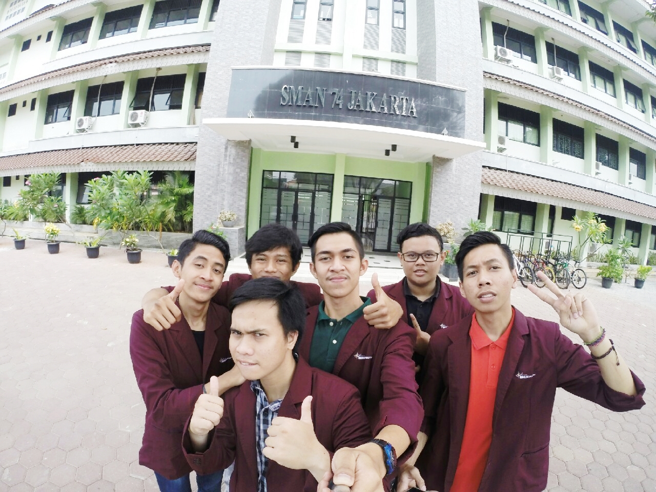 Character Building (Agama) Kelompok 8: SOSIALISASI "AUTISM IS NOT JOKE ...