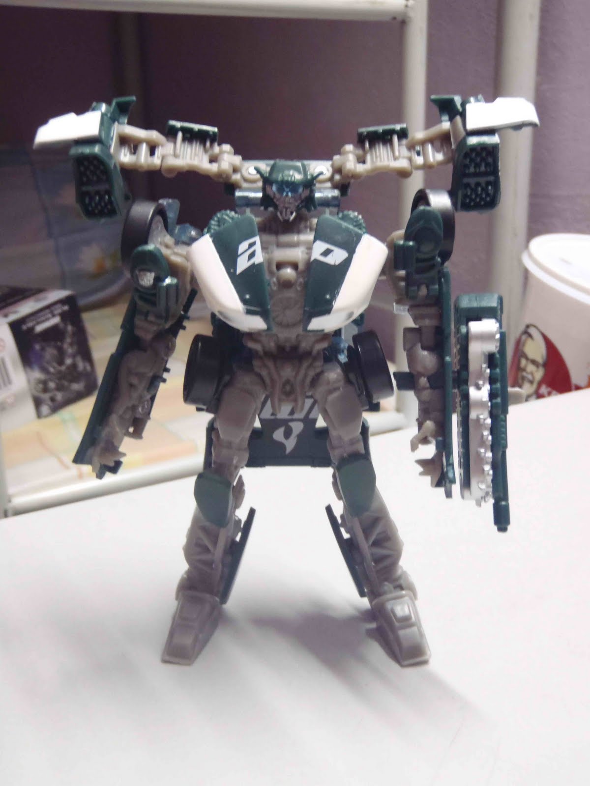 New Planet Cybertron: Transformers Review: DOTM Deluxe-Class Roadbuster