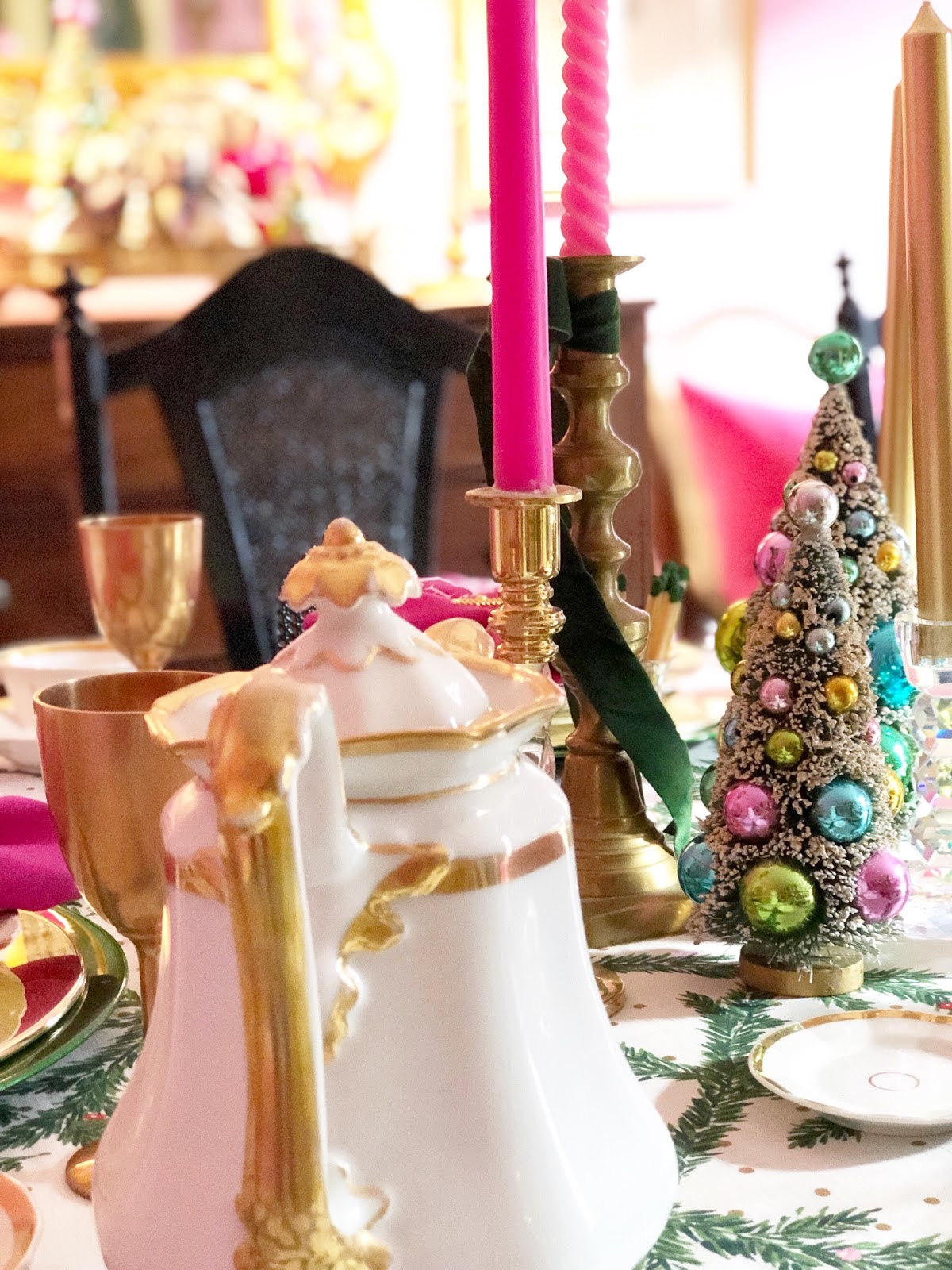 the pink clutch ...: Gingerbread Tea In The Dining Room