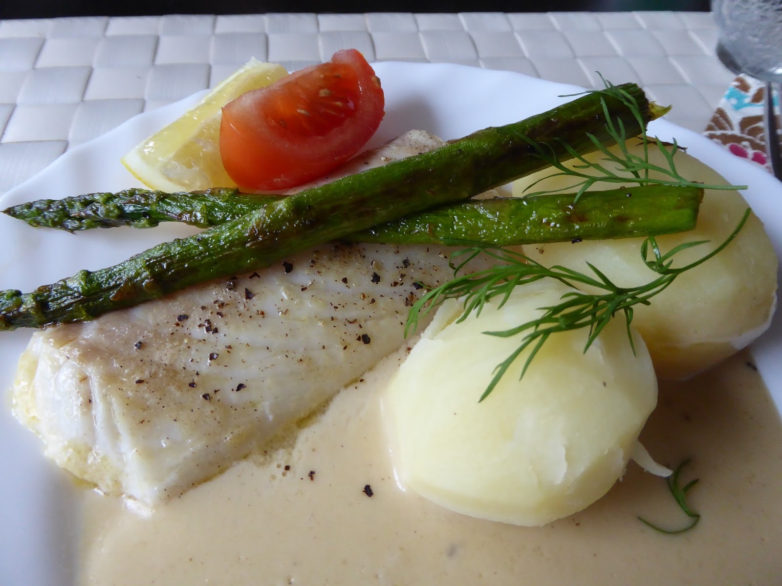 Min Lilla Kokvrå: Torskrygg i ugn med en såå god sås till