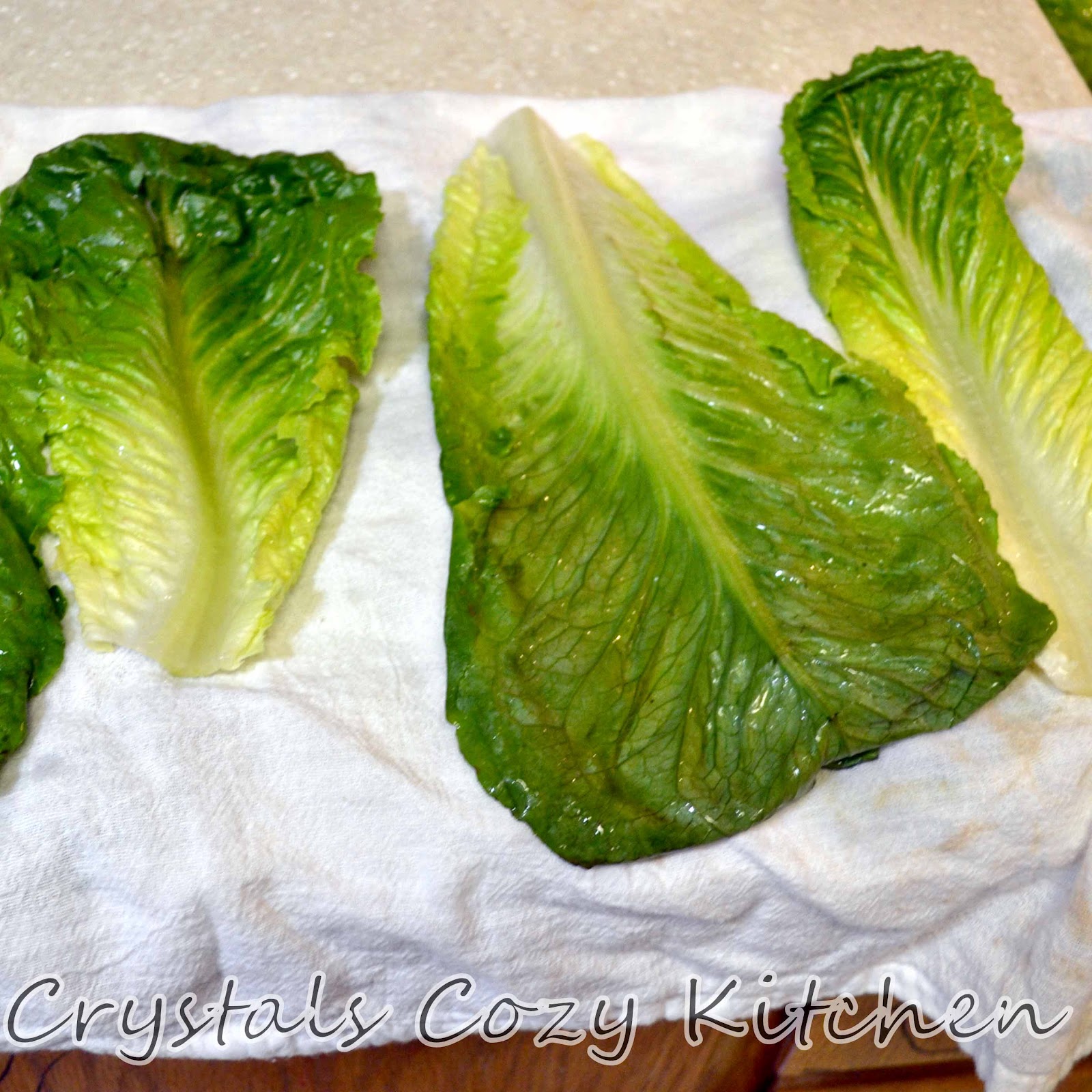 Crystal's Cozy Kitchen: Kitchen Tip: Keeping lettuce crisp longer