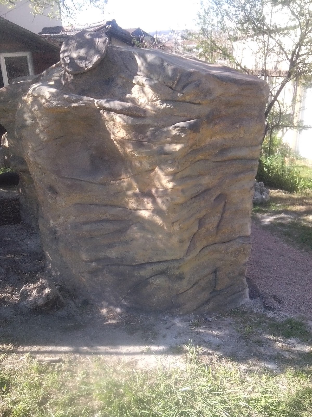 Aménagement de jardin, rochers décoratifs, rusticage, en béton sculpté ...