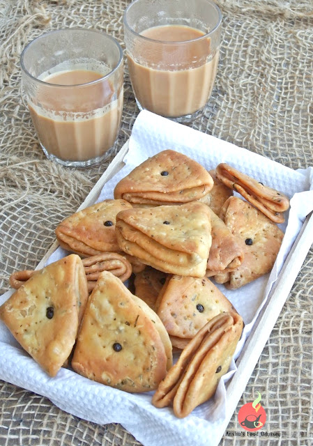 Tikoni Methi Mathri | Methi Nimki | Fenugreek flavored Indian Fried ...