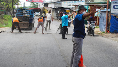 √ Ganggu pengguna jalan, puluhan polisi tidur jalan raya Cadas-Kukun di ...