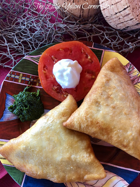 The Little Yellow Corner Store: Quick and Easy Samosas