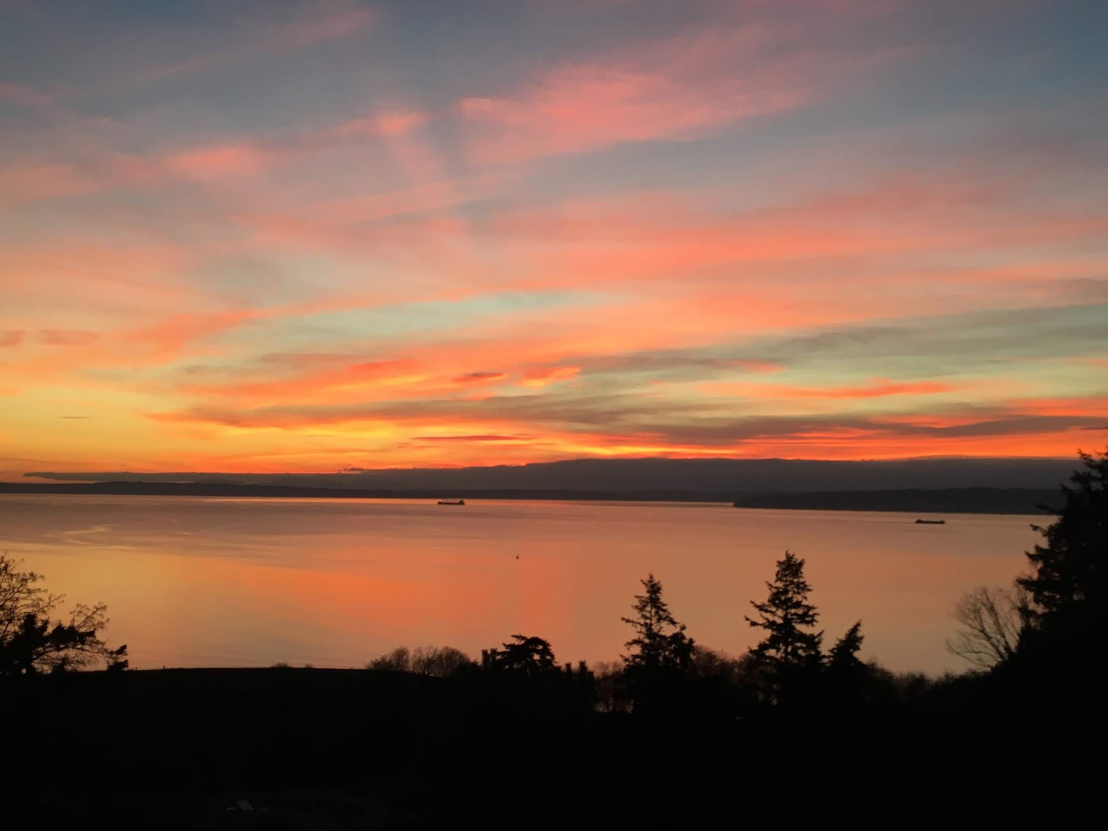 Shoreline Area News: Photos: Sunset over the water from west Shoreline