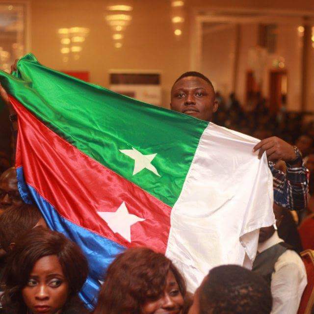 (Photo) NDU STUDENT DISPLAYS N'DELTA NEW FLAG | Gistmeust.com | Rsust ...