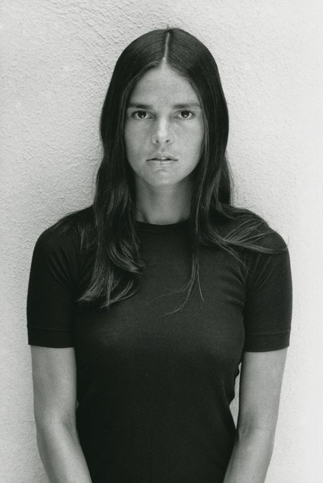 20 Beautiful Black And White Photos Of American Actress Ali Macgraw From The 1960s 70s ~ Vintage