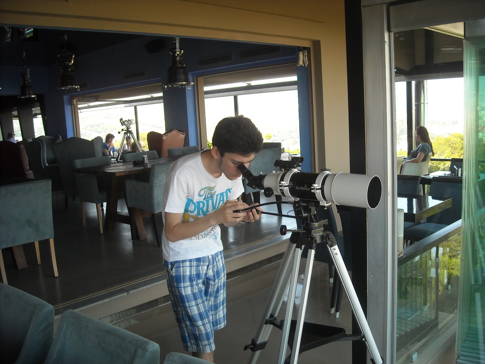 επι-δεξιος (ψάλτης): Telescope - Cafe Bar Restaurant στο Χαϊδάρι