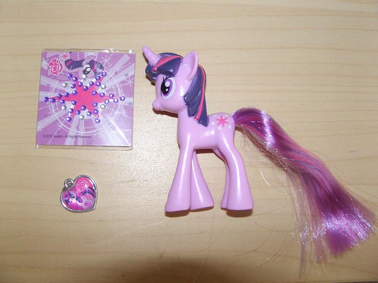 Equestria Daily - MLP Stuff!: Pony Figures Popping up at French Fast ...