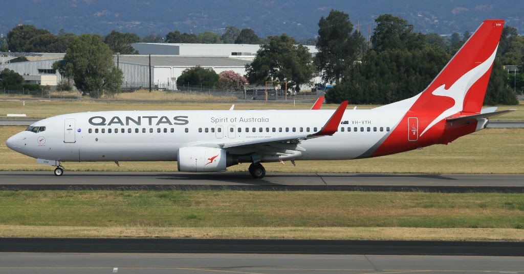 Central Queensland Plane Spotting: Qantas Boeing B737-800 VH-VYH in New ...