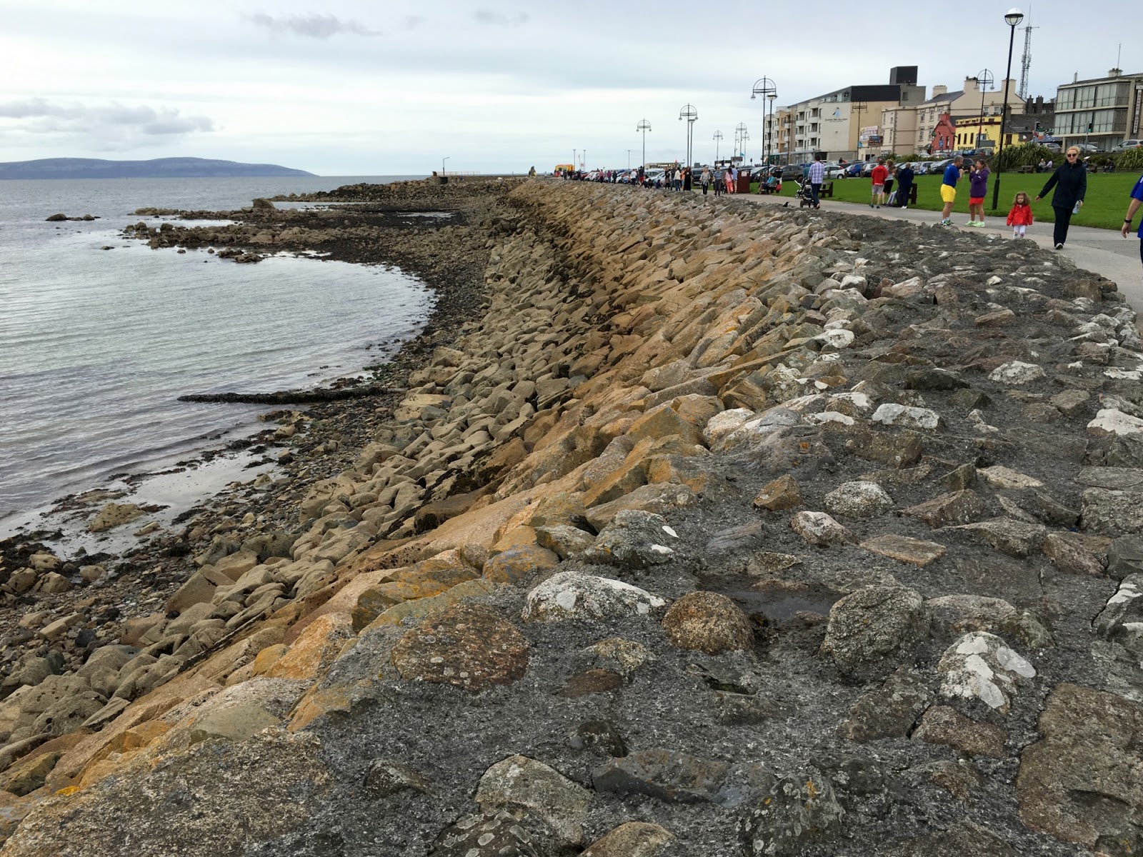 Gravel Beach: Salthill Prom