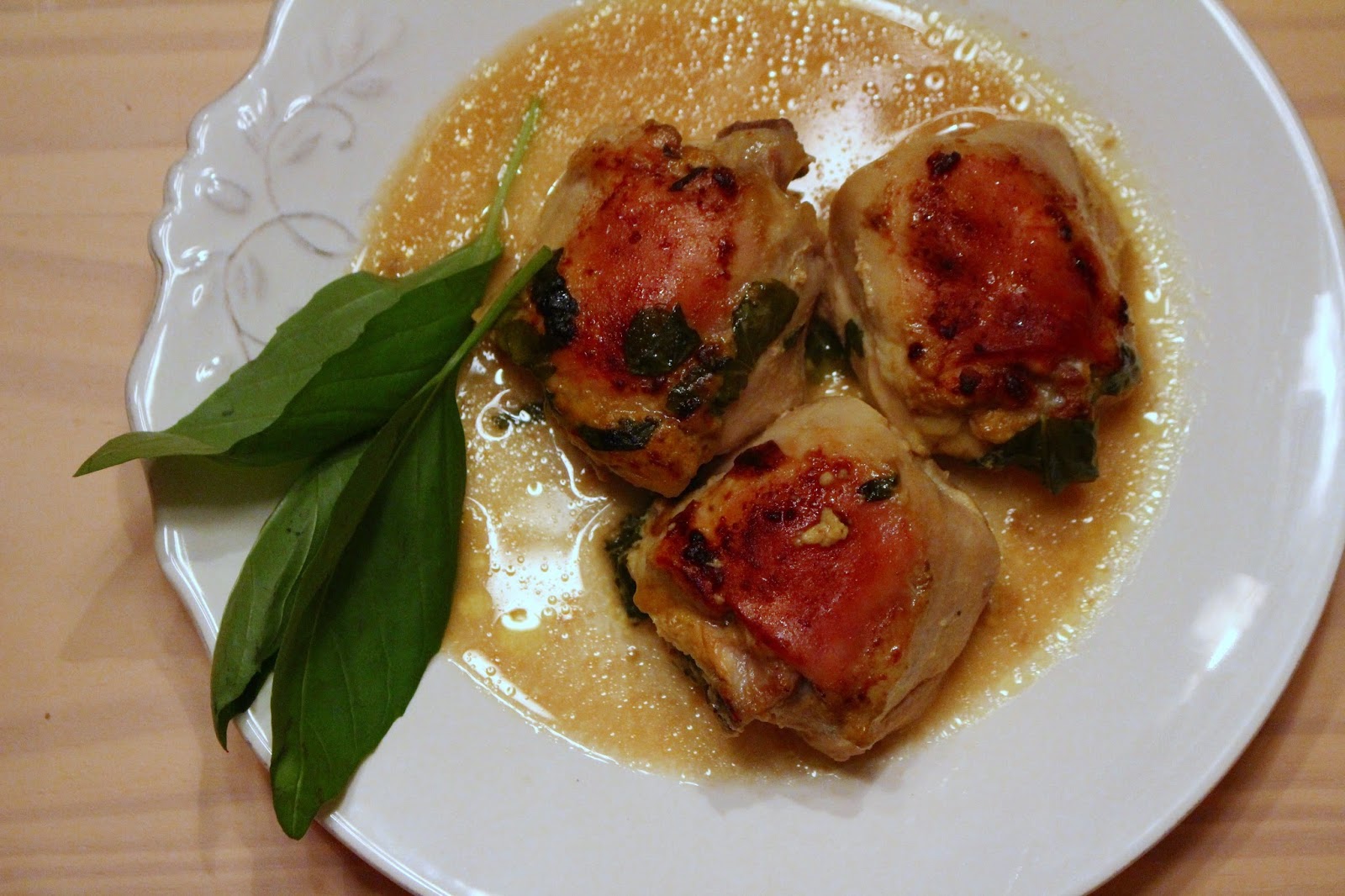 Pollo con mostaza y albahaca (Receta ligera y fácil)