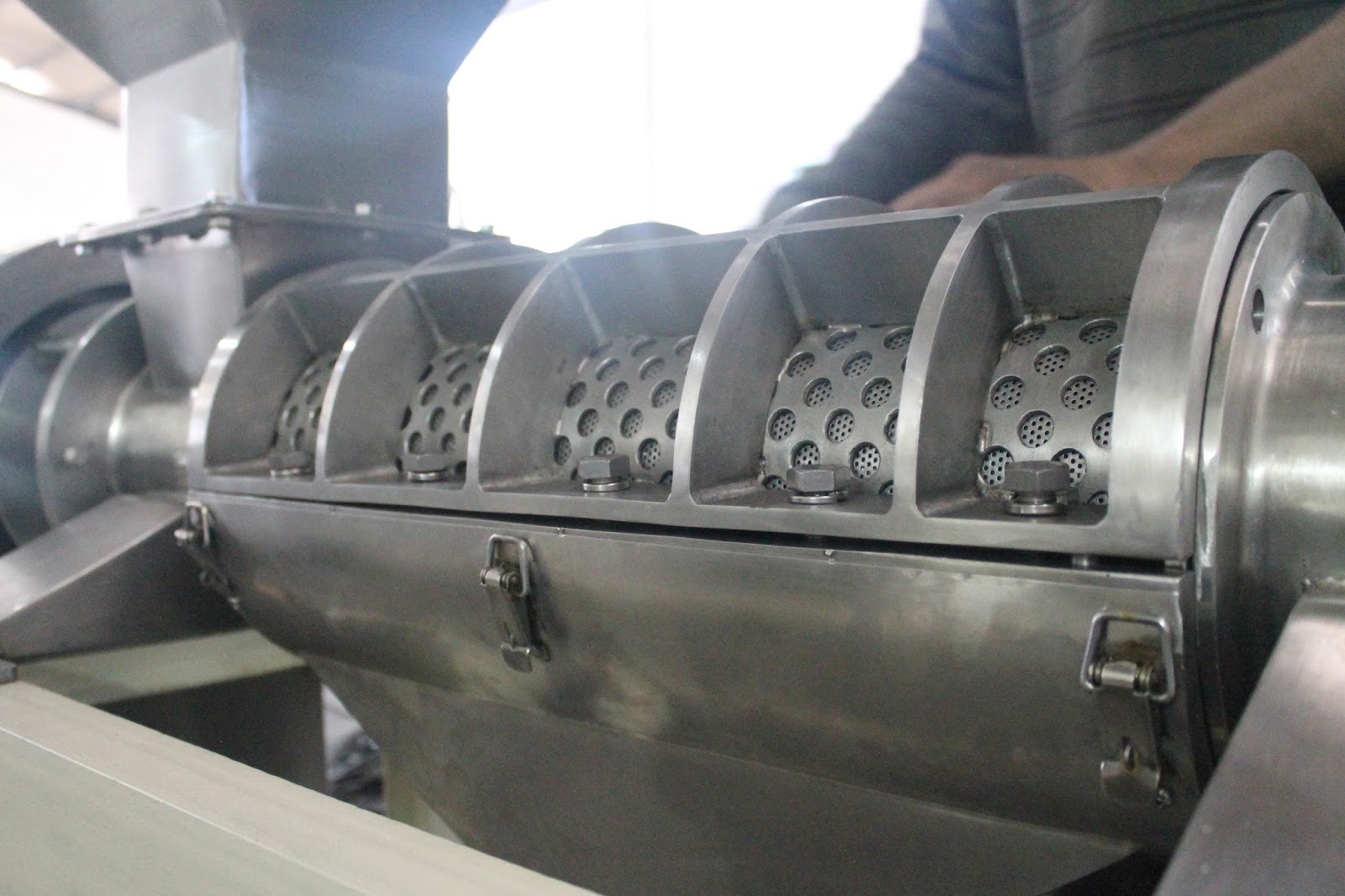 MESIN INDUSTRI FARMASI: ALAT PRESS SANTAN | MESIN SCREW PRESS