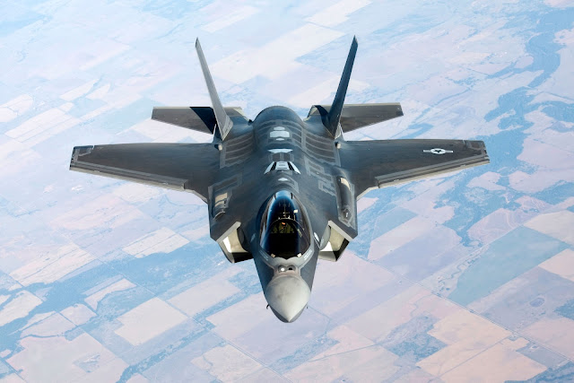 f-35 front Flying
