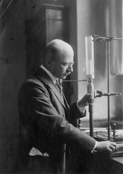 aeroplaninodicarta : "prima che i mostri rivelassero la loro vera ...