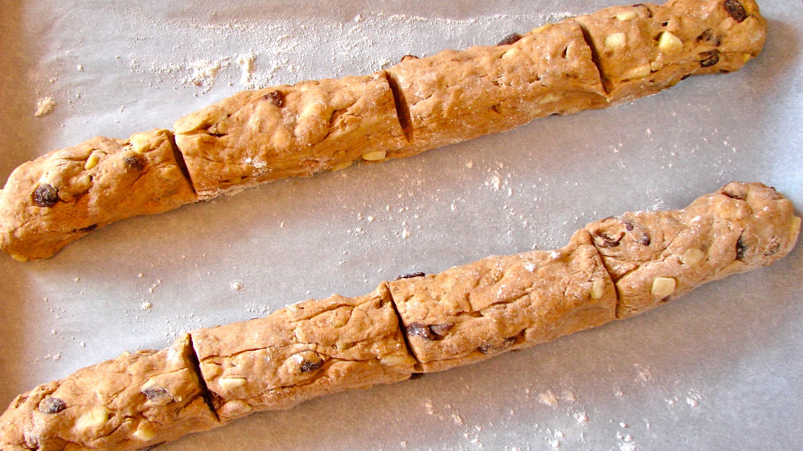 Ashleigh HomeMaker: Raisin Apple Walnut Breakfast Bars