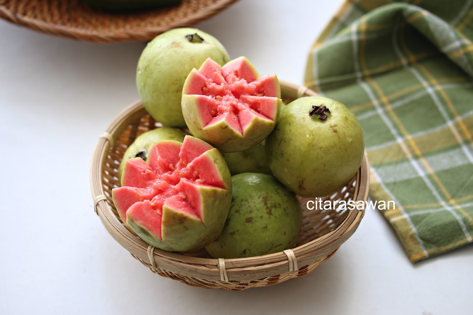 Jus Jambu Bandung / Pink Guava Juice