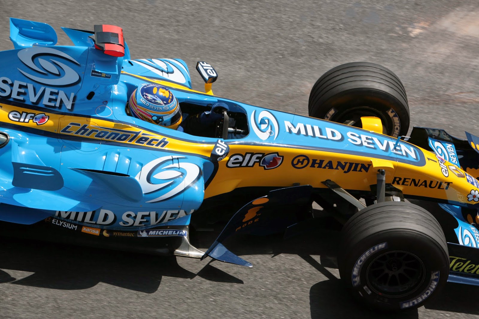 Bridgland Tech F1: Title-winning Tech: Renault R26 2006