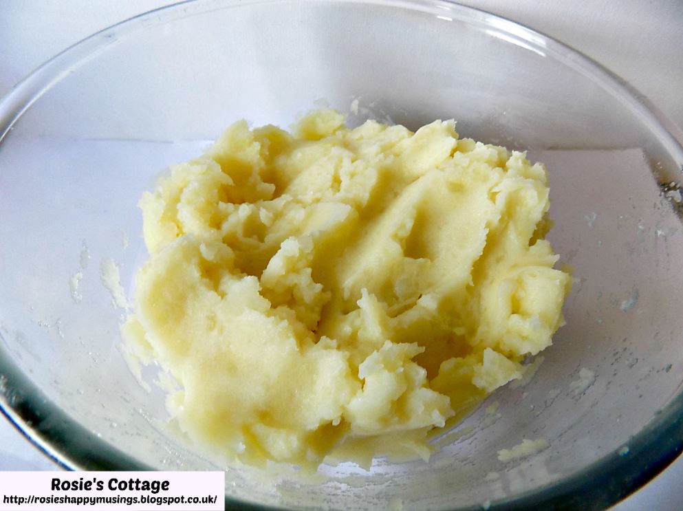 Rosie's Cottage: Ham, Cabbage & Fluffy Mashed Potato - A Filling ...