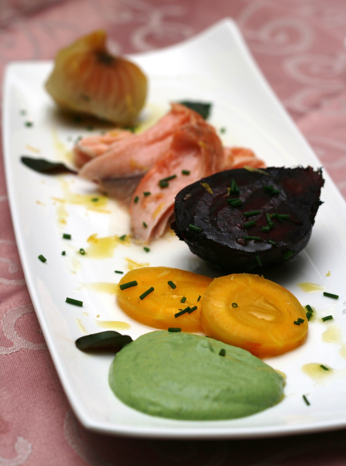 Bakvägen: Lågtempererad lax med betor och örtcréme