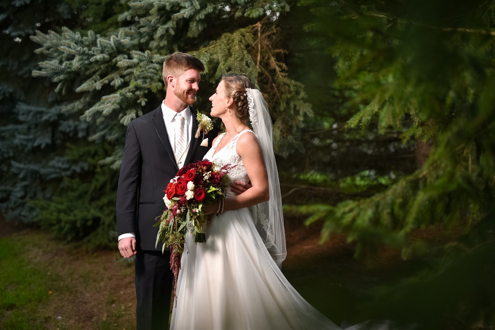 DesignsandEvents: The Pictures are in from Kiersten and Chris' Wedding!