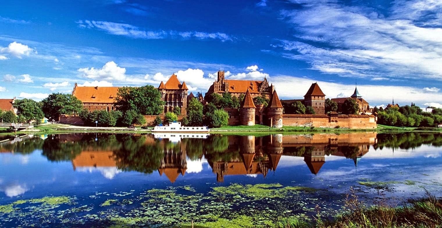 5-five-5: The Malbork Castle (Malbork - Poland).