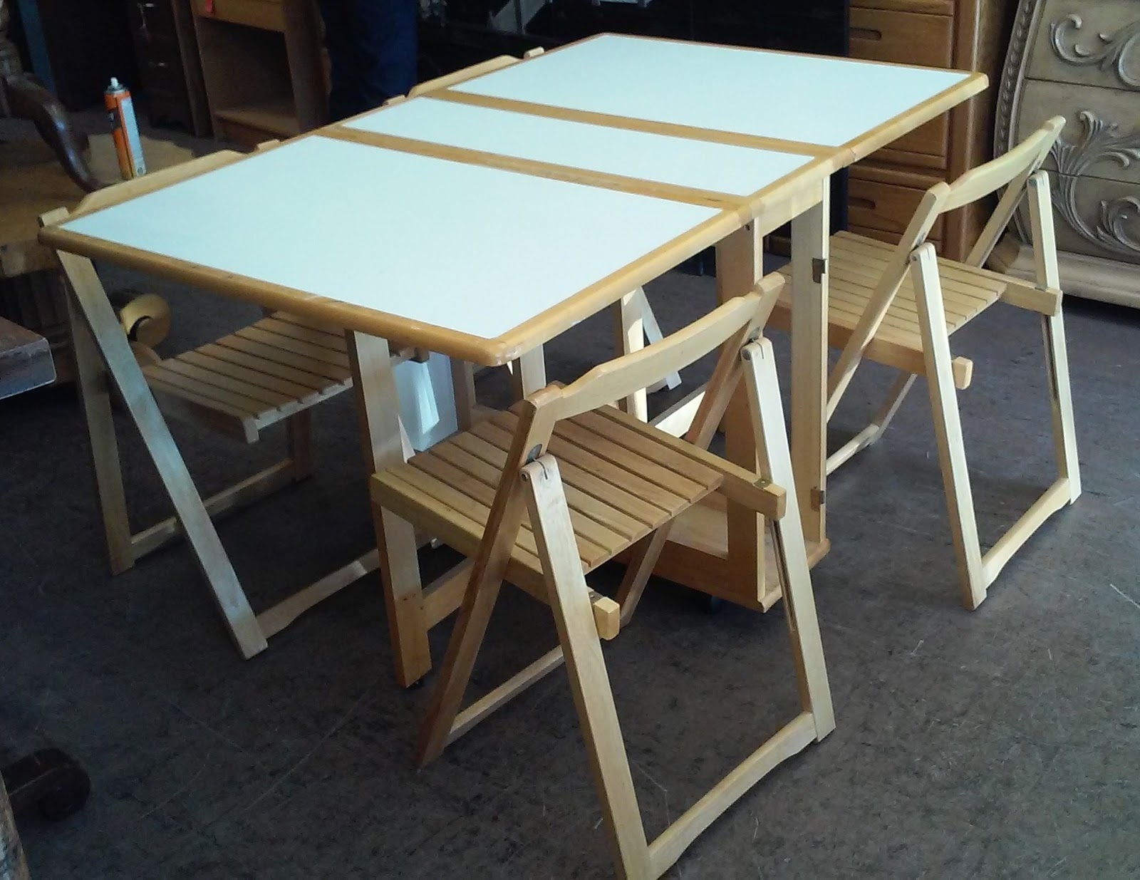 UHURU FURNITURE & COLLECTIBLES: SOLD #2872 Portable Dinette on Wheels ...