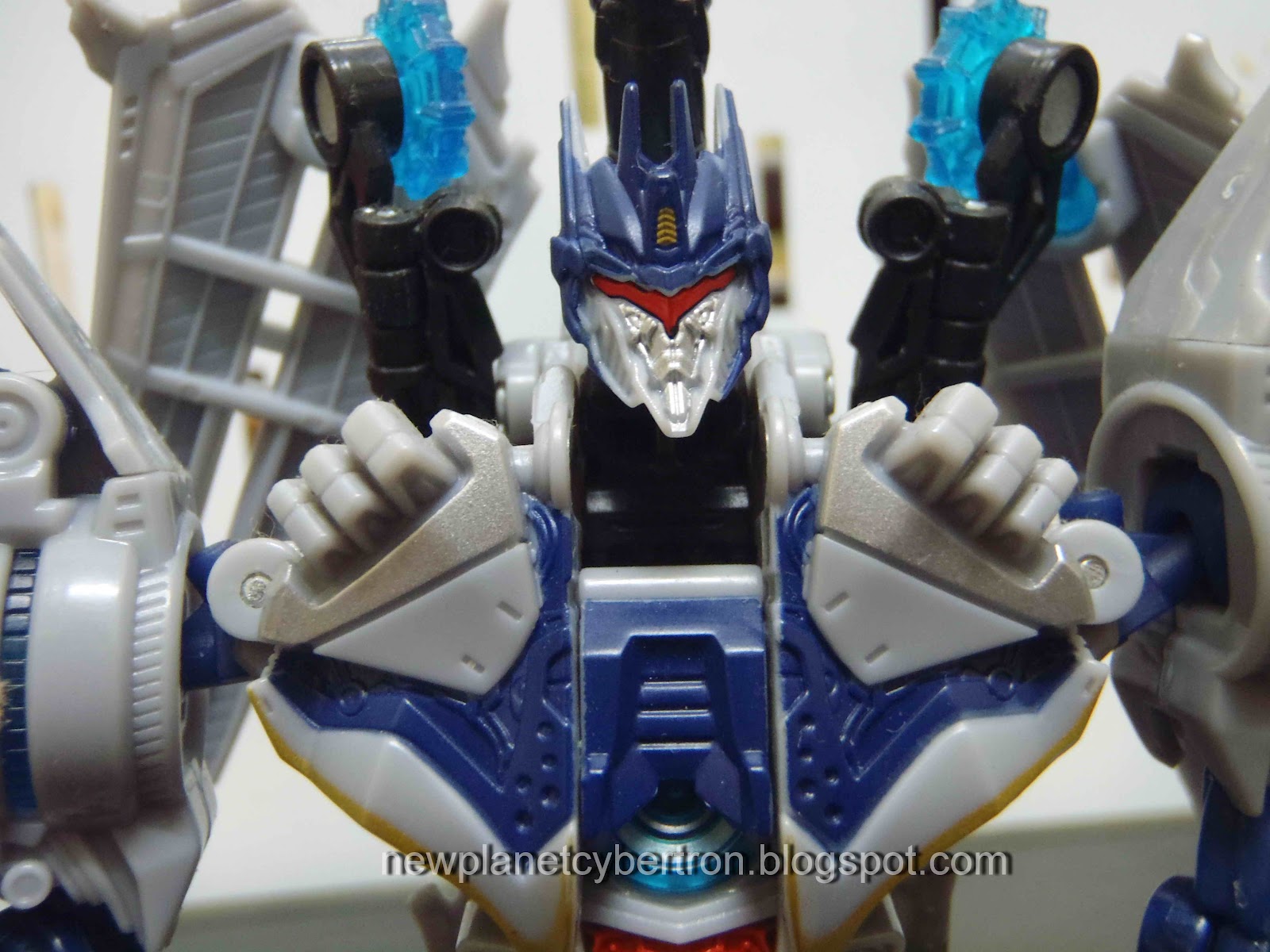 New Planet Cybertron: Transformers Review: Soundwave (ROTF Deluxe)