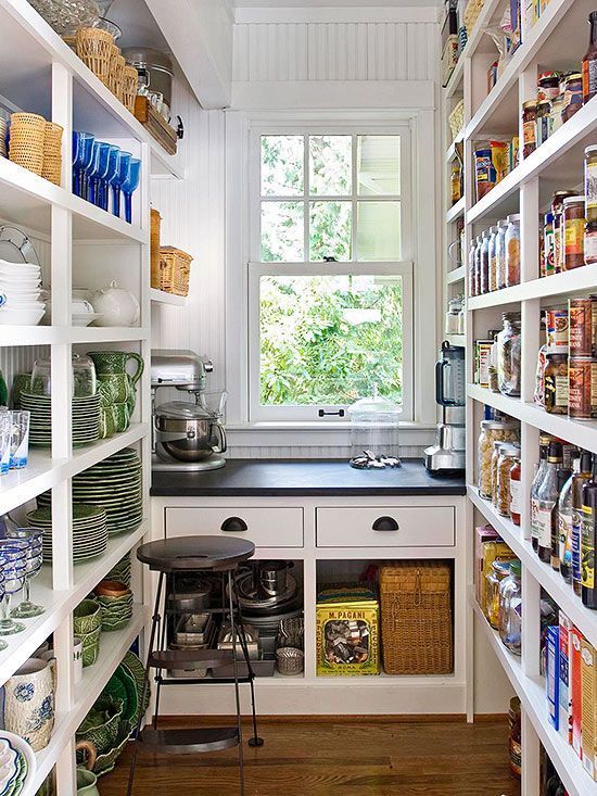 Refreshing Walk In Pantry With Window Design Ideas / Home Decor & Weddings