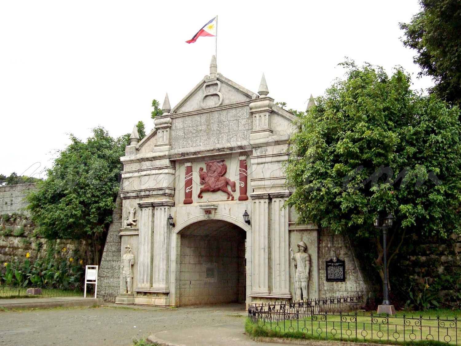 Smart Backpacker: Top 5 Spanish Forts in the Philippines for Tourists