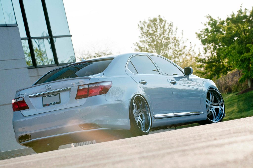 Motor Roar: Hottest Lexus Collection - VIP Modular Wheels