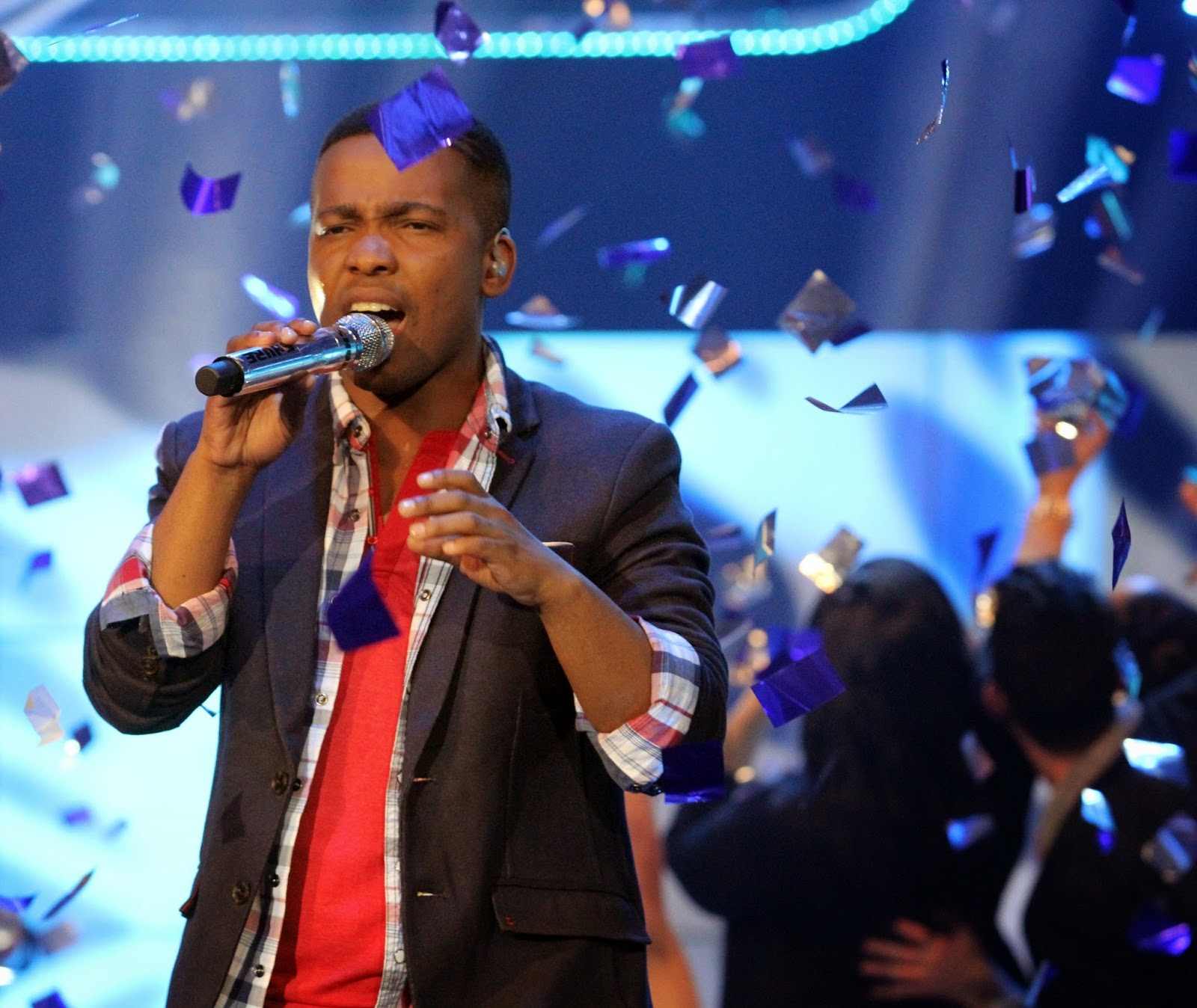 TV with Thinus: BREAKING. Vincent Bones (30) wins Idols on M-Net's ... TV with Thinus: BREAKING. Vincent Bones (30) wins Idols on M-Net's ...