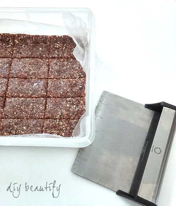 Homemade Date and Nut Bars - DIY Beautify - Creating Beauty at Home