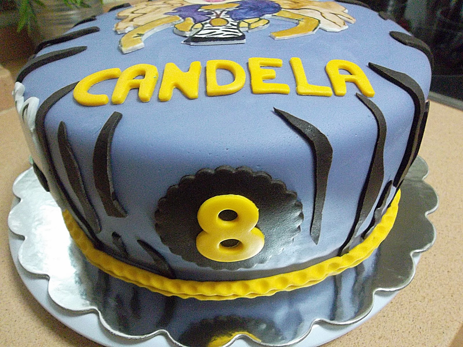 CREMA Y CHOCOLATE: TARTA MONSTER HIGH ( La Loba)