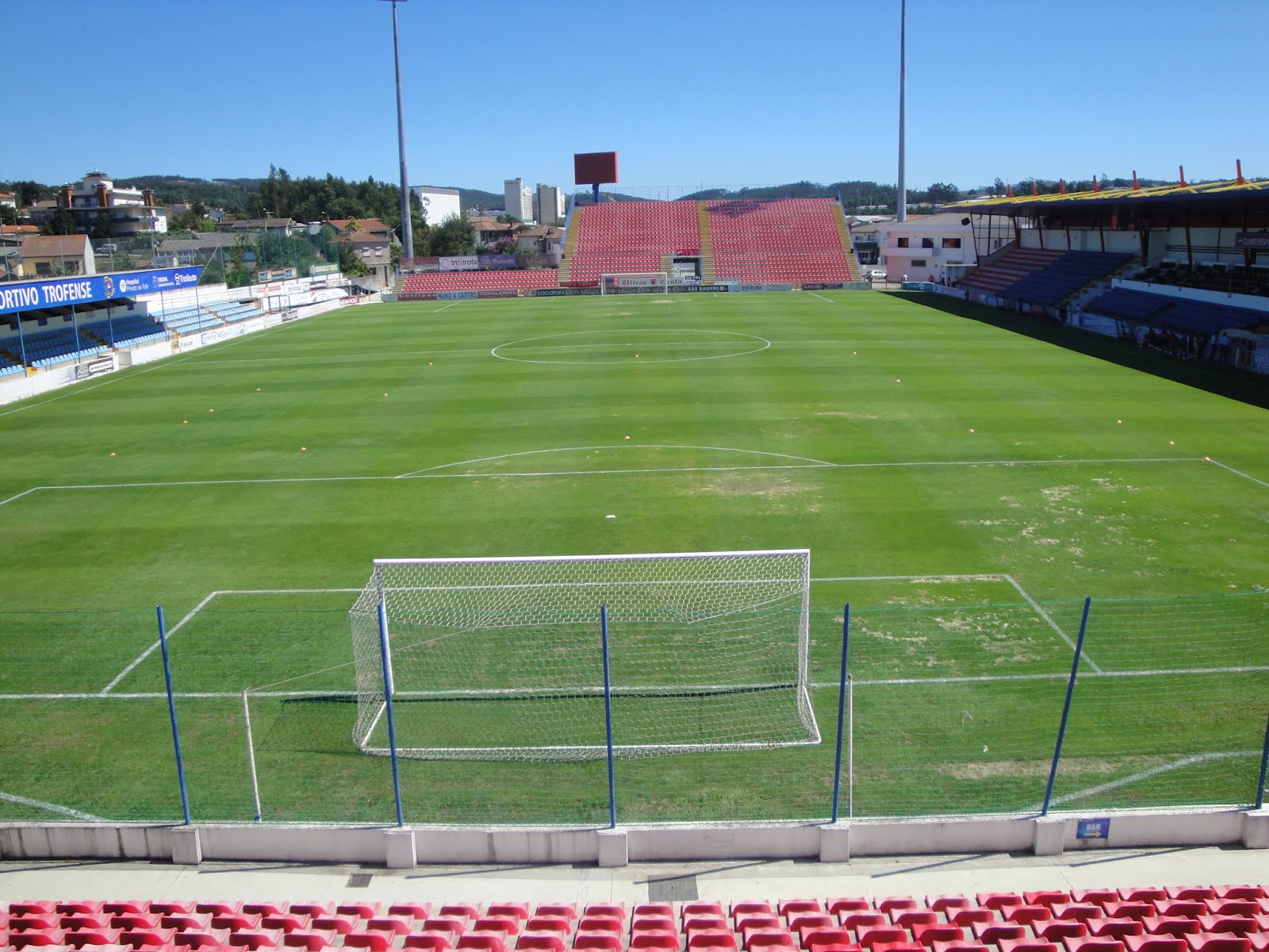 Blog dos Trofenses: Quinta-Feira jogo treino com o Recreativo do Libolo