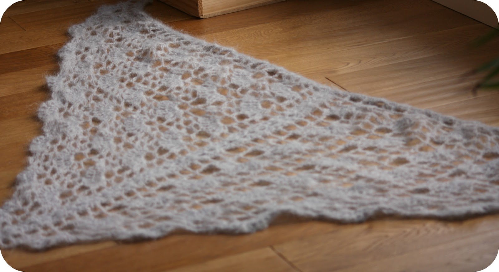 Things Wot I Have Made: Fantasm shawl. Something wot I have made.