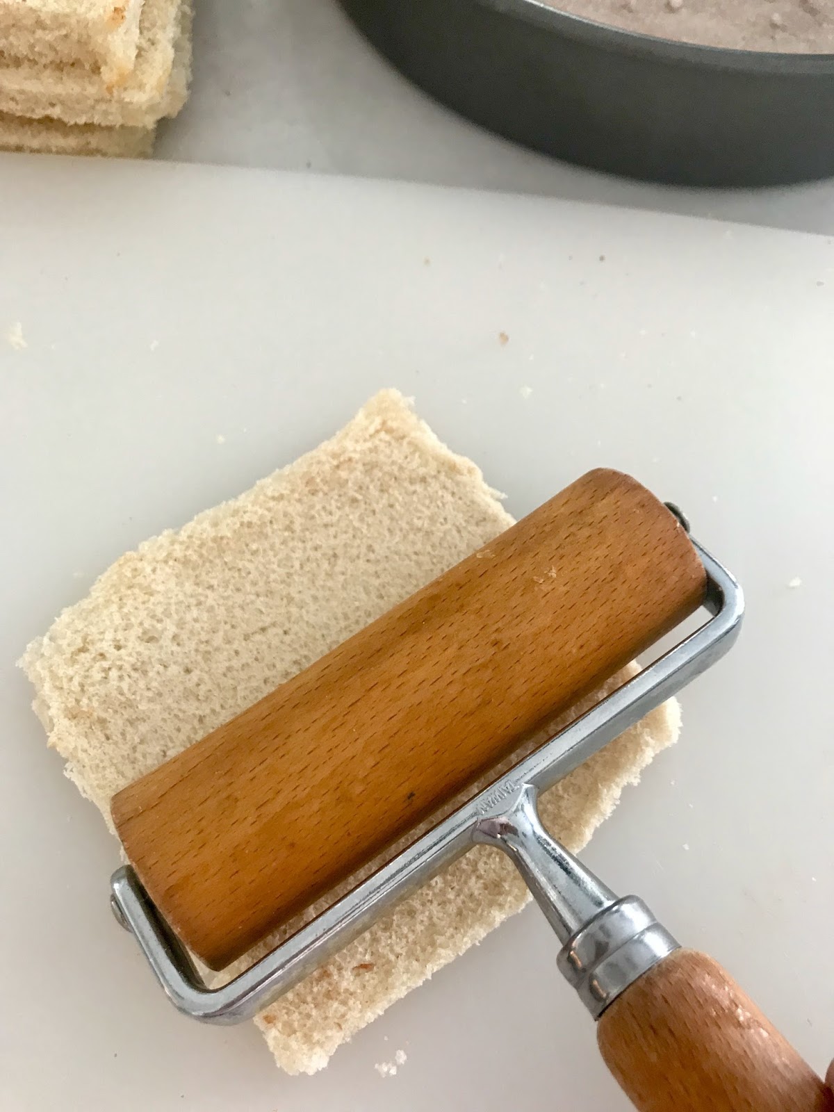 Living on Cloud Nine: CINNAMON CREAM CHEESE ROLL-UPS