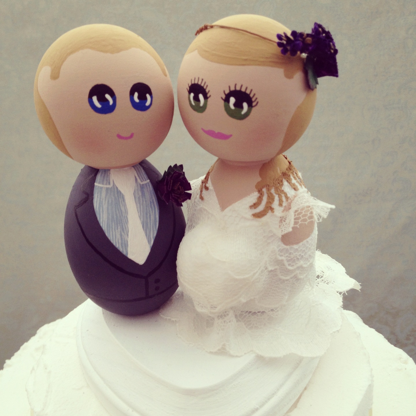 DSMeeBee: Super Cute Pregnant Bride Cake Topper