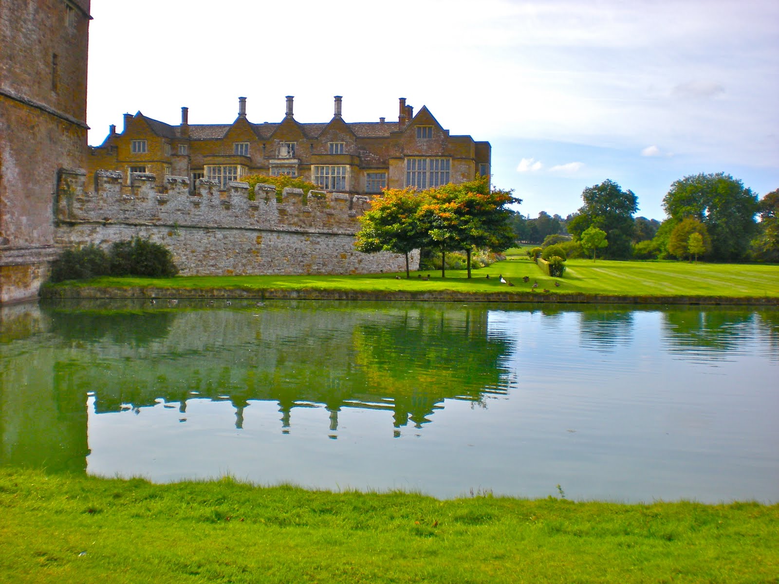 Where Five Valleys Meet: A House and a Garden in Oxfordshire
