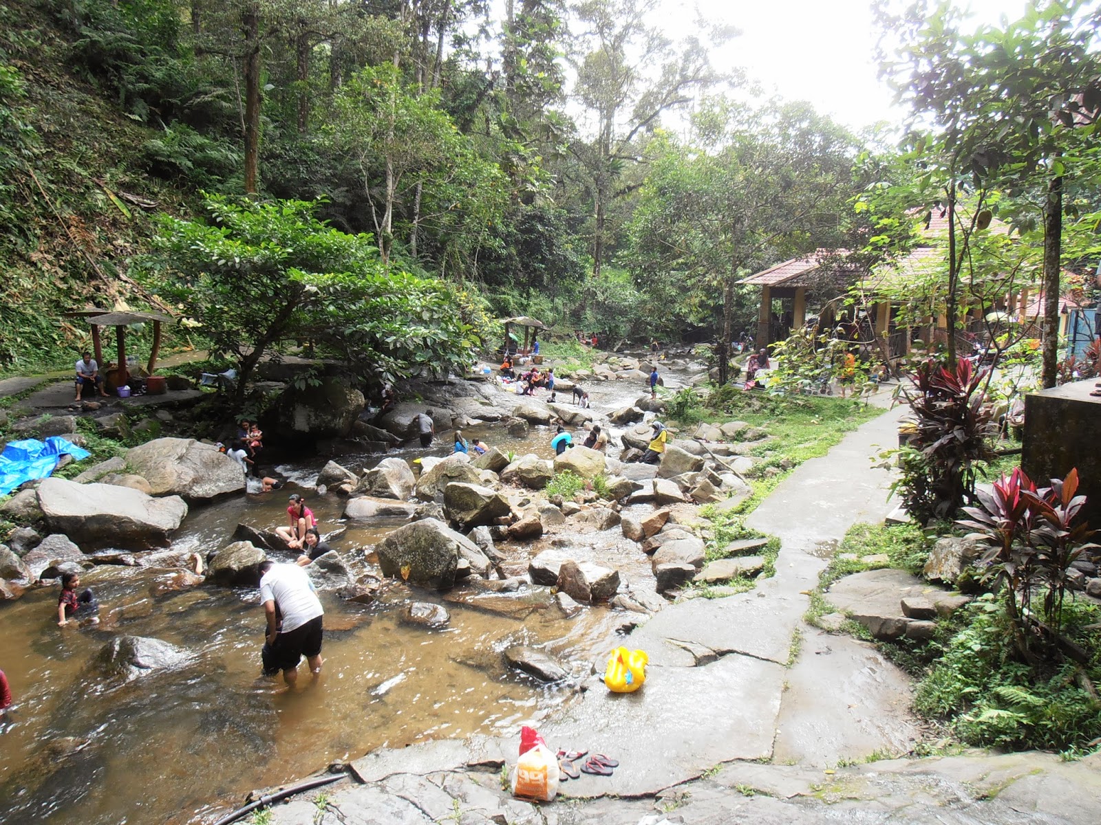 DIARI DIELA: Berkelah Di Air Terjun Sungai Gabai.