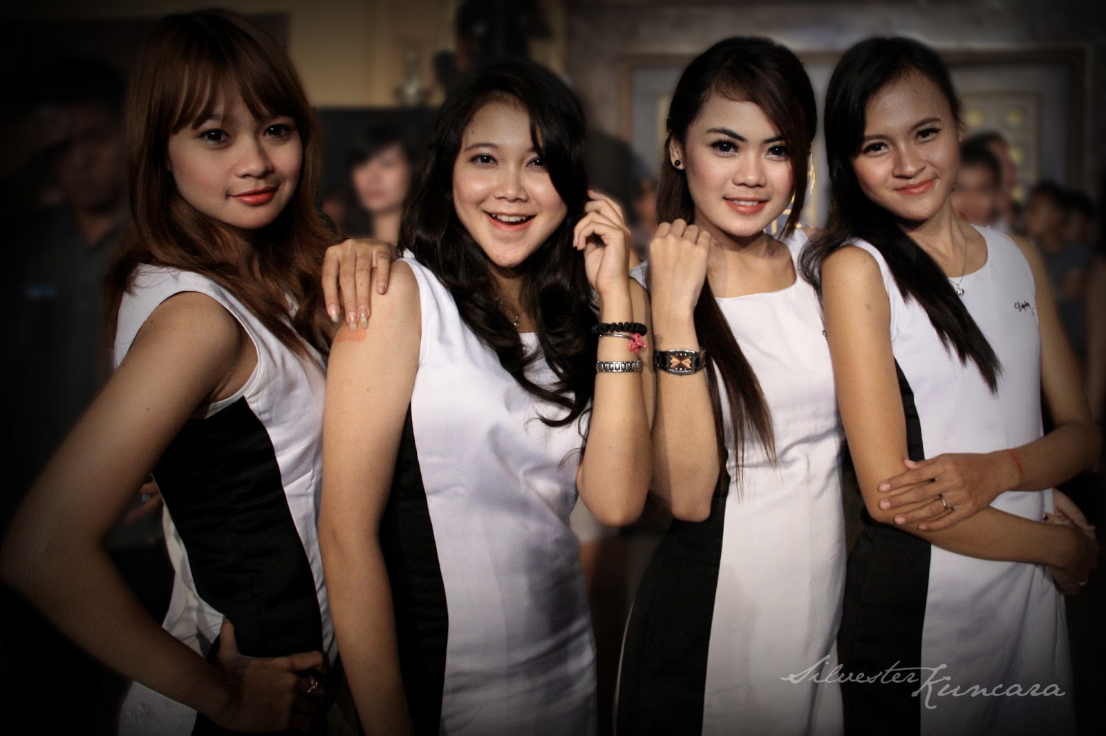 ] Sales Promotion Girl [ | Silvester Kuncara