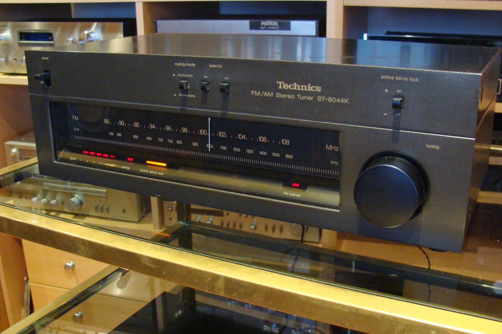AUDIOGASTY: Technics ST-8044