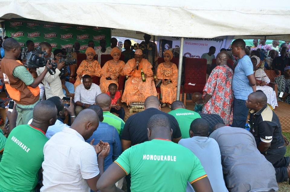 The Alaafin of Oyo makes yet another fascinating appearance with wives