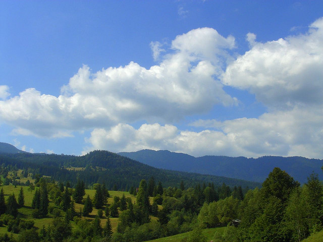 Manastirea Sihastria Rarau: Imagini si Peisaje cu Muntele Rarau