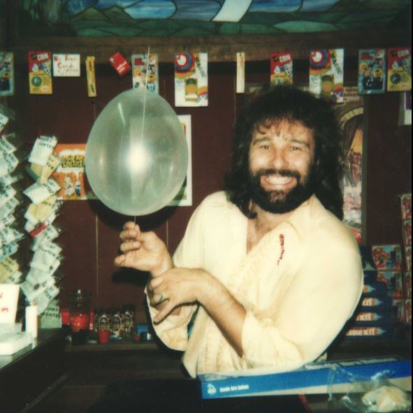 Propelled Pasteboards: Wayne Wissner – Theme Park Magician