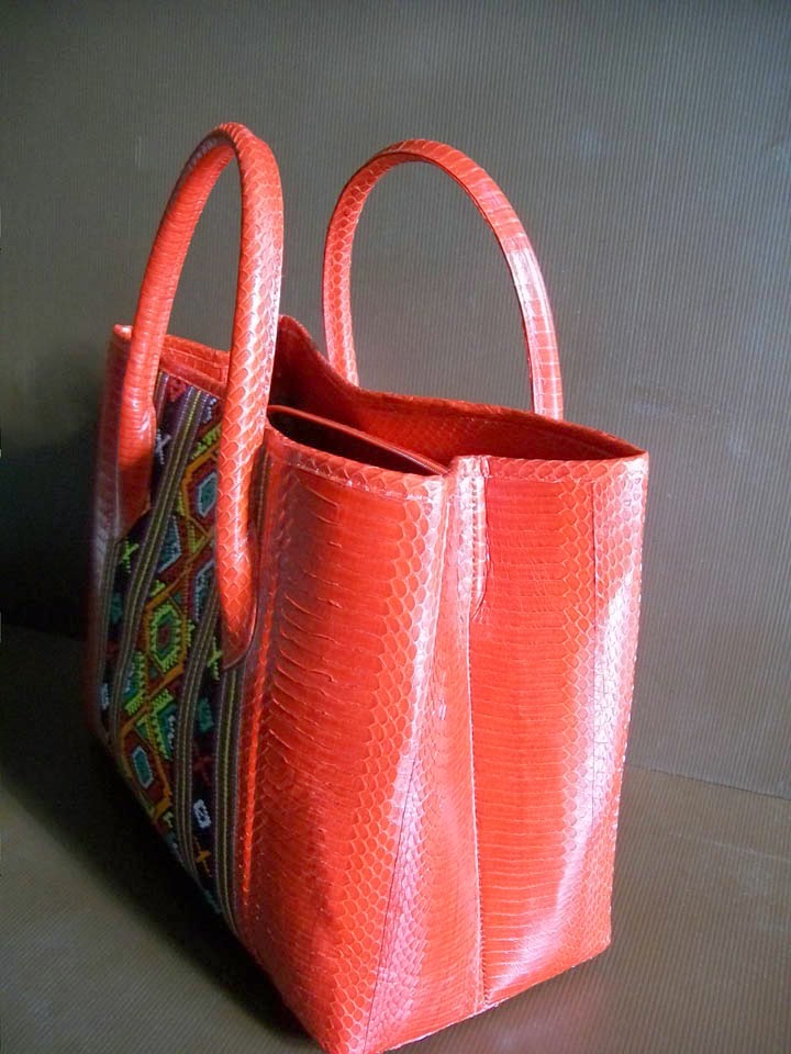 Tas Model Webe kombinasi Tenun Buna - Tas Cantik Etnik