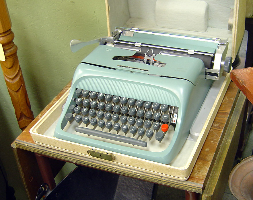 The Typewriter Revolution blog: The latest typewriter safari