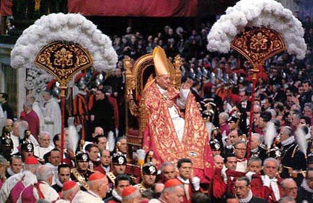 Liturgia Papal: Los flabelos